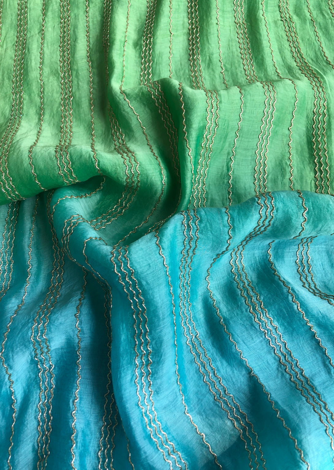 Thread Work Ombre Mul Chanderi – Aparnaa Sarees
